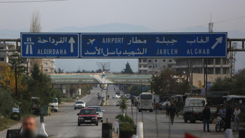 Syrie: dans le village pro-régime de Qardaha déserté par les loyalistes ...