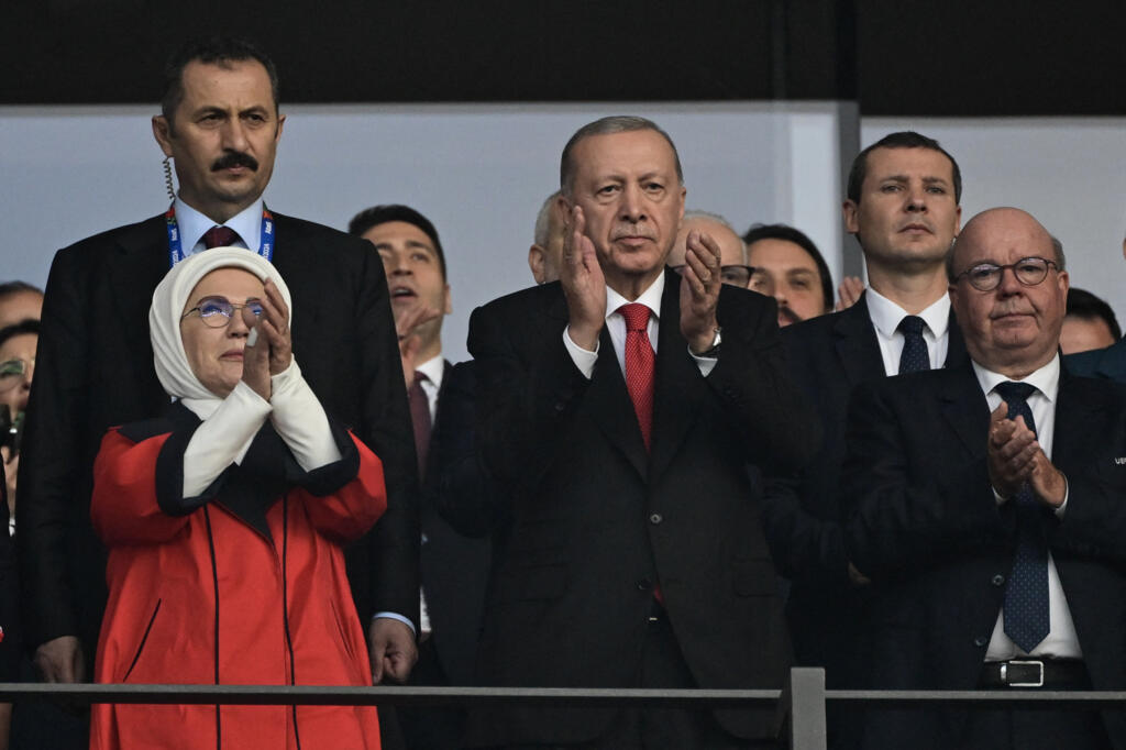 Euro 2024: les Pays-Bas résistent à une Turquie courageuse et se ...