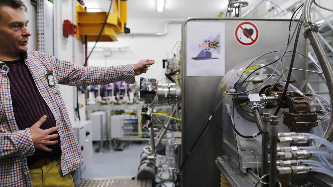 France to probe nuclei with new particle accelerator