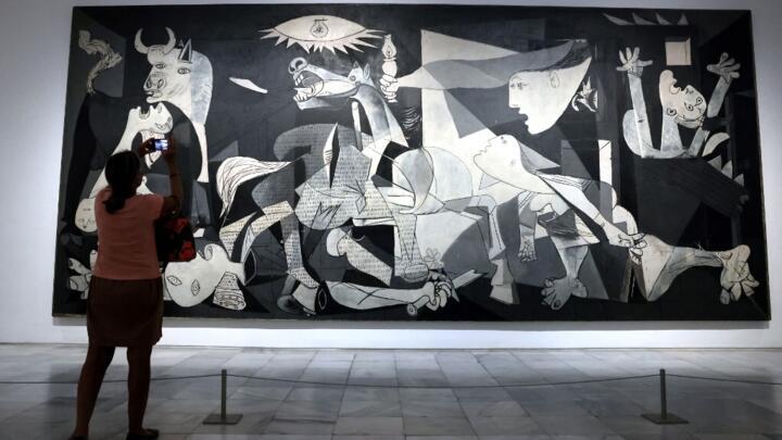 German president visits Spanish town of Guernica, hit by Nazi bombs in ...