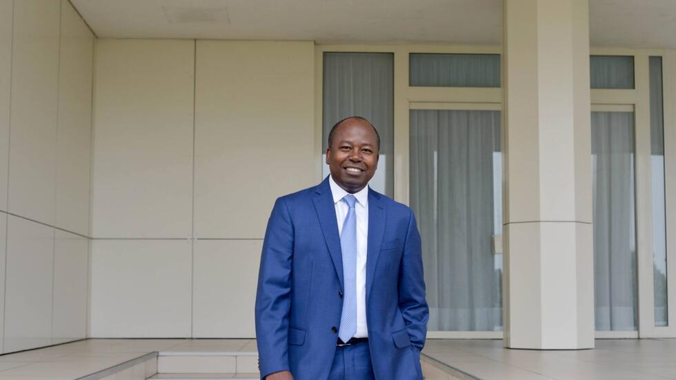 Gabon: 45 ministres dans le gouvernement d'Alain Claude Bilie By Nze