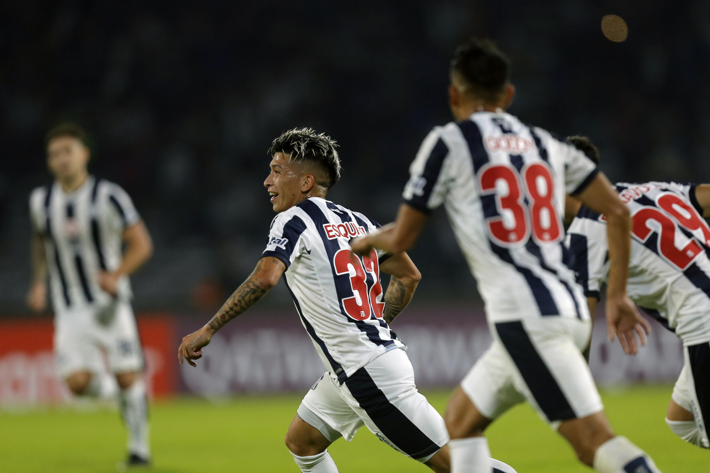 Talleres gana 1-0 a Sporting Cristal y caza a Flamengo en liderato del ...