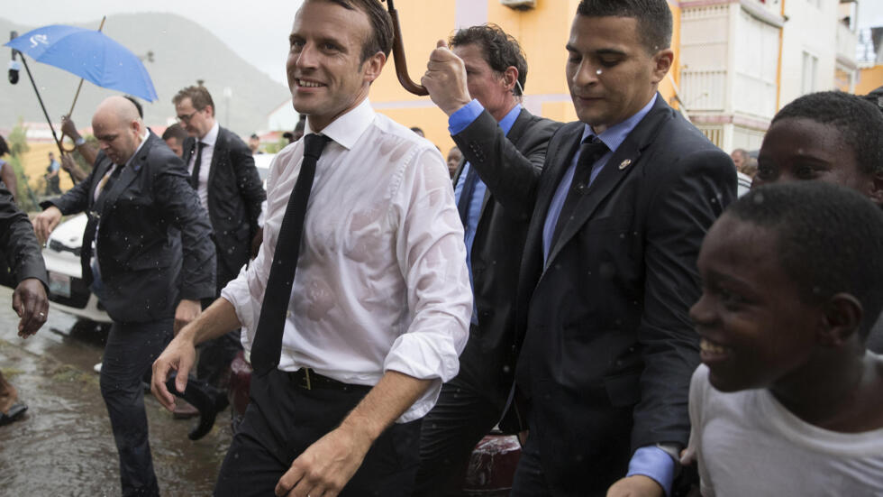 Macron aux Antilles: une communication à hauteur d'homme