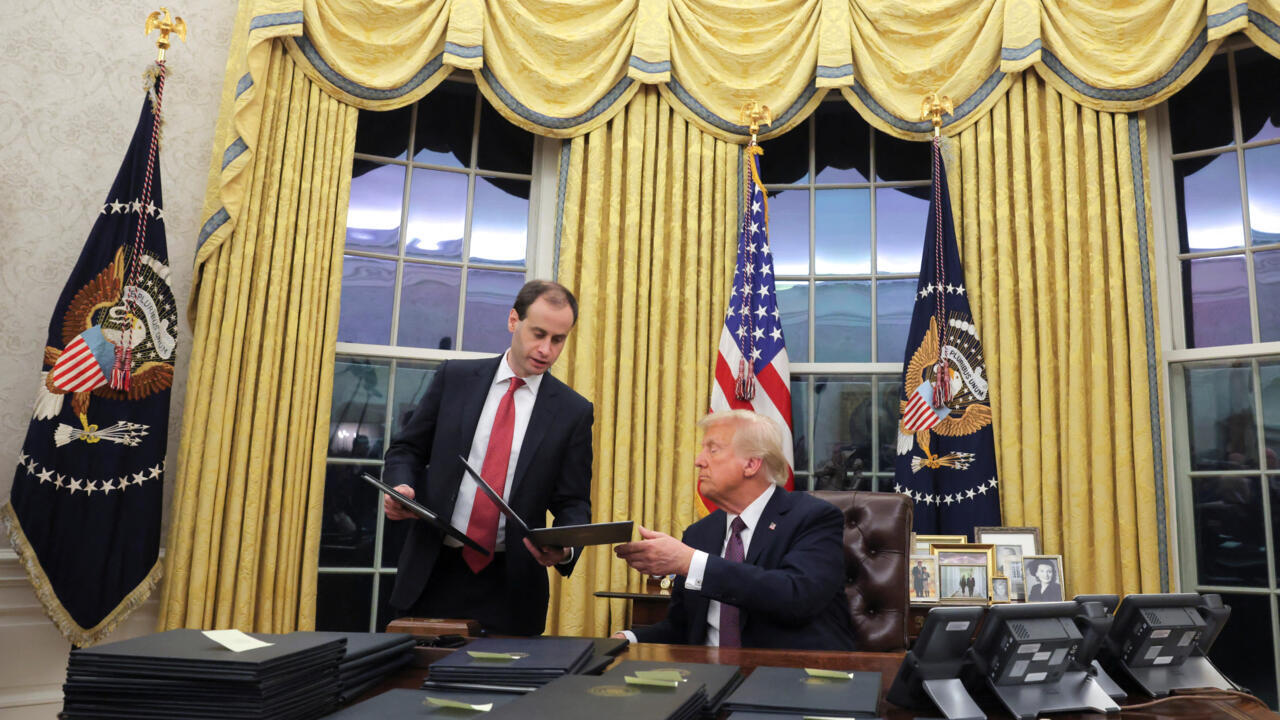 Retour sur la cérémonie d'investiture de Donald Trump suivie par de ...