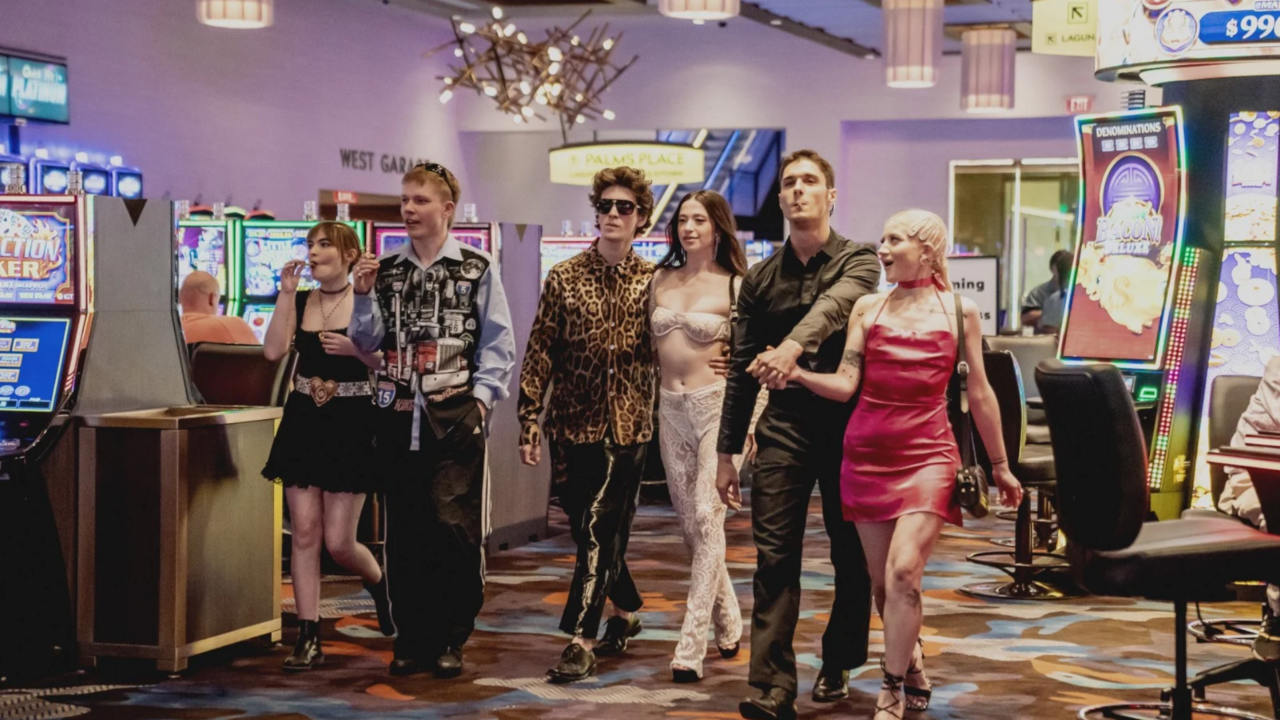 «Anora» de Sean Baker: un Cendrillon moderne et déjanté, Palme d'or ...