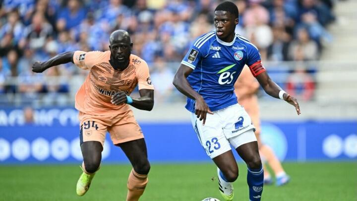 Football: Ibrahim Mbaye du PSG et Mamadou Sarr de Strasbourg ...