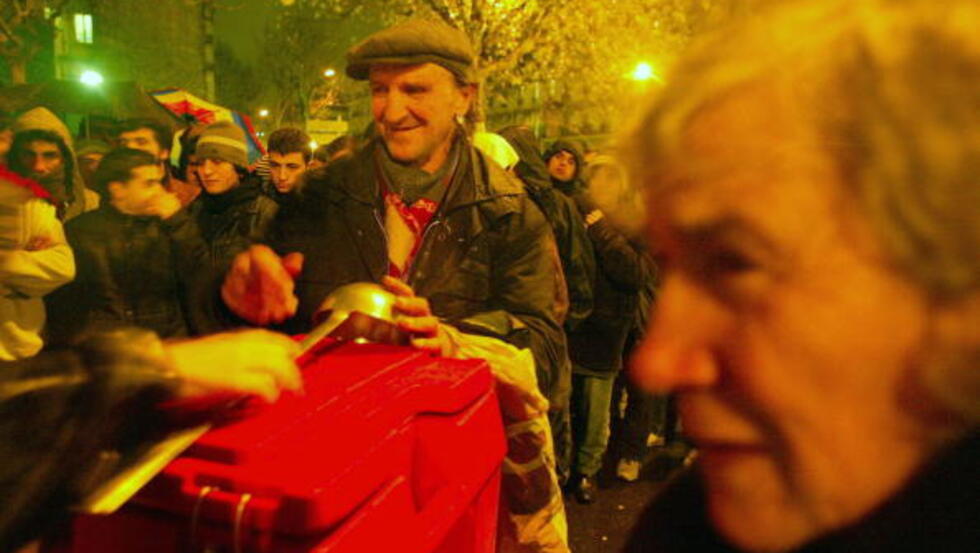 Los "sin techo" bajo el cielo de París - Francia hoy