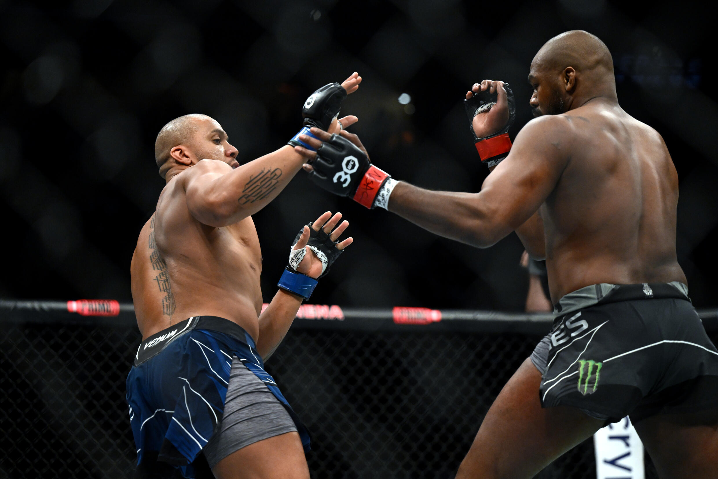 Jones returns to crush Gane and win UFC heavyweight crown