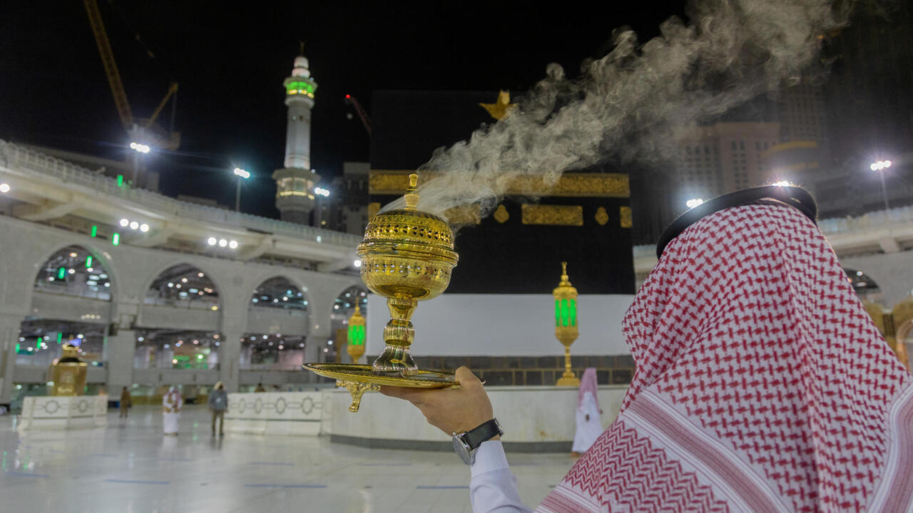Peregrinação a Meca começa com apenas alguns “eleitos” por causa da ...