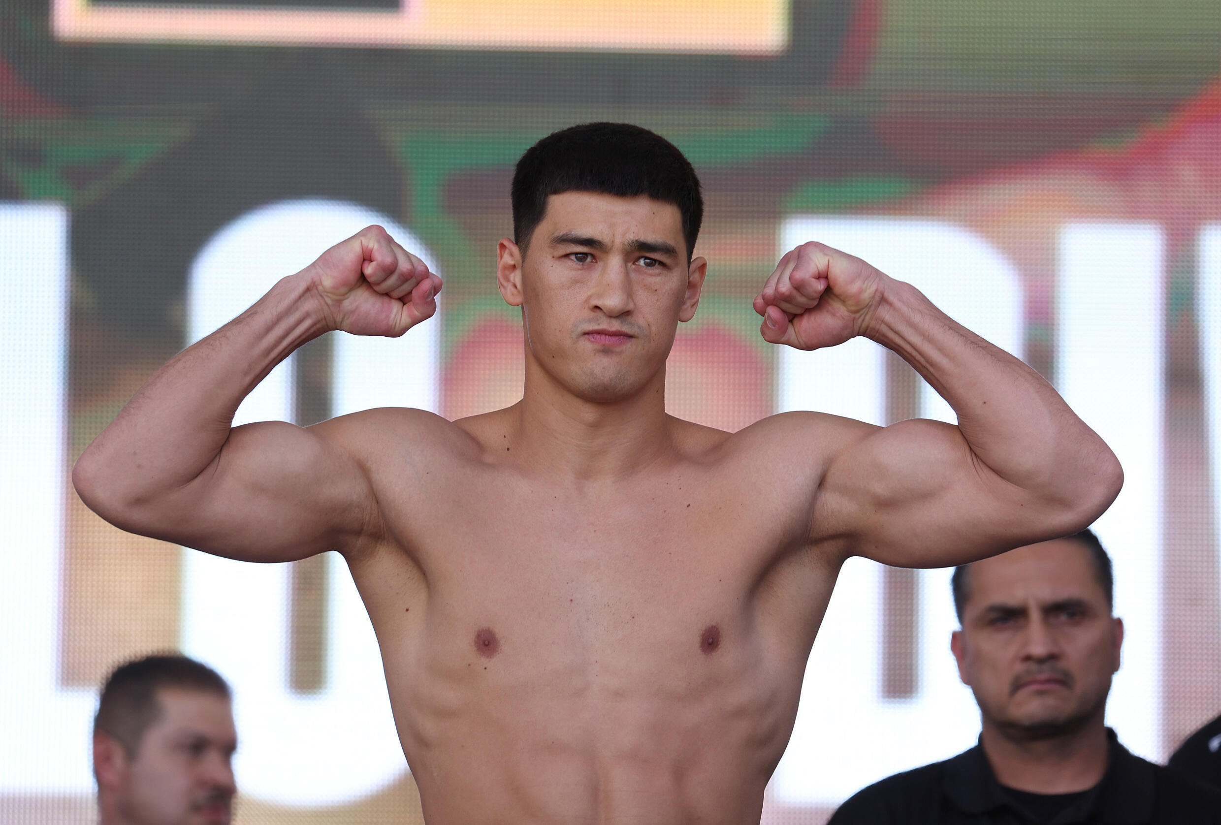 Alvarez, Bivol make weight ahead of WBA light-heavyweight title clash