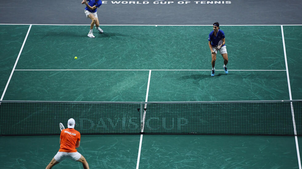 Sinner powers Italy past Netherlands, into Davis Cup semis