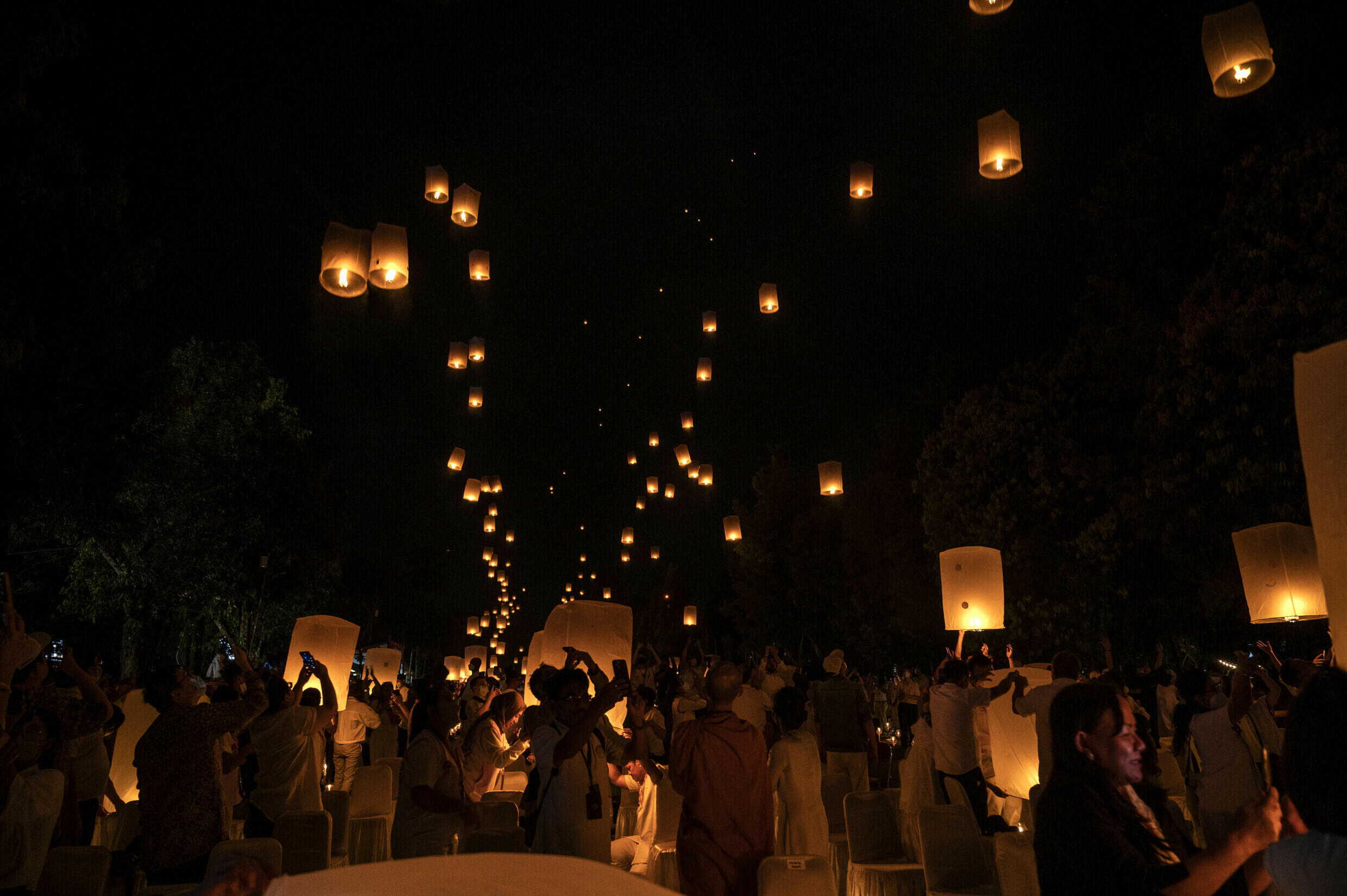 Indonesians celebrate Vesak at world's largest Buddhist temple