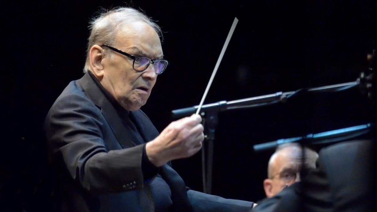 Ennio Morricone, le célèbre compositeur italien primé aux Oscars, est ...