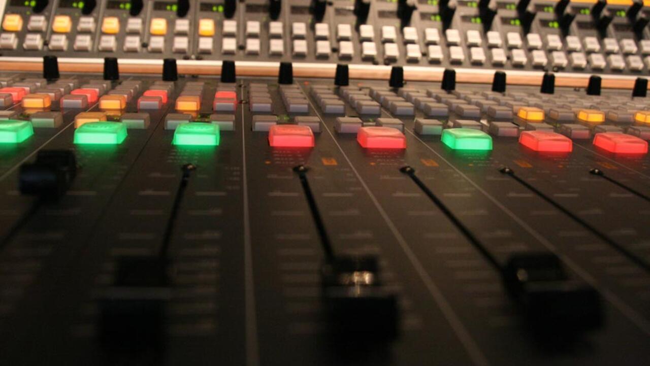 2. Un siècle de radio ! (rediffusion) - La marche du monde