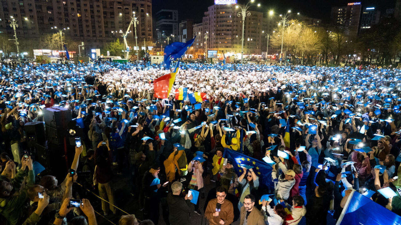 Miting pentru o Românie europeană, în Piața Victoriei din București - RFI
