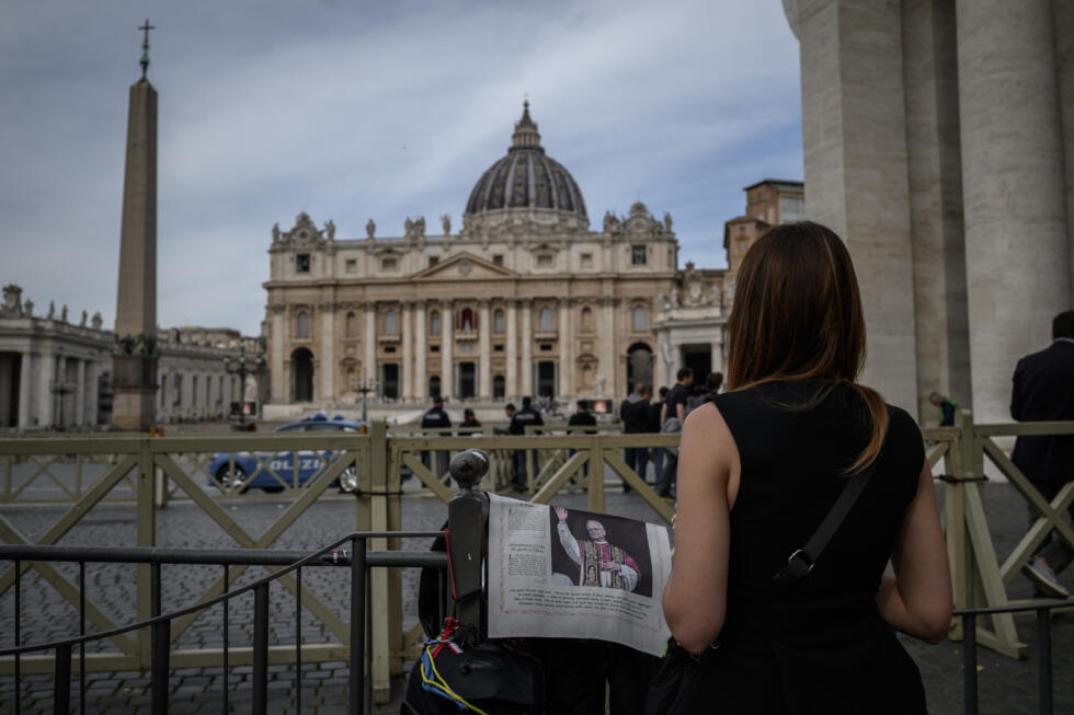 En su primera misa, León XIV denuncia el declive de la fe en favor del ...