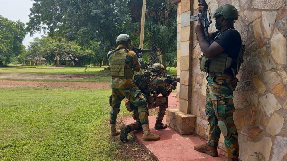 Le Sénégal souhaiterait acheter plus d'équipement militaire à la France