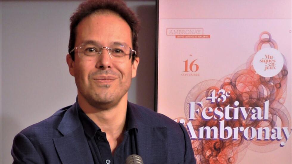 El director de orquesta argentino Leonardo García Alarcón pone música ...