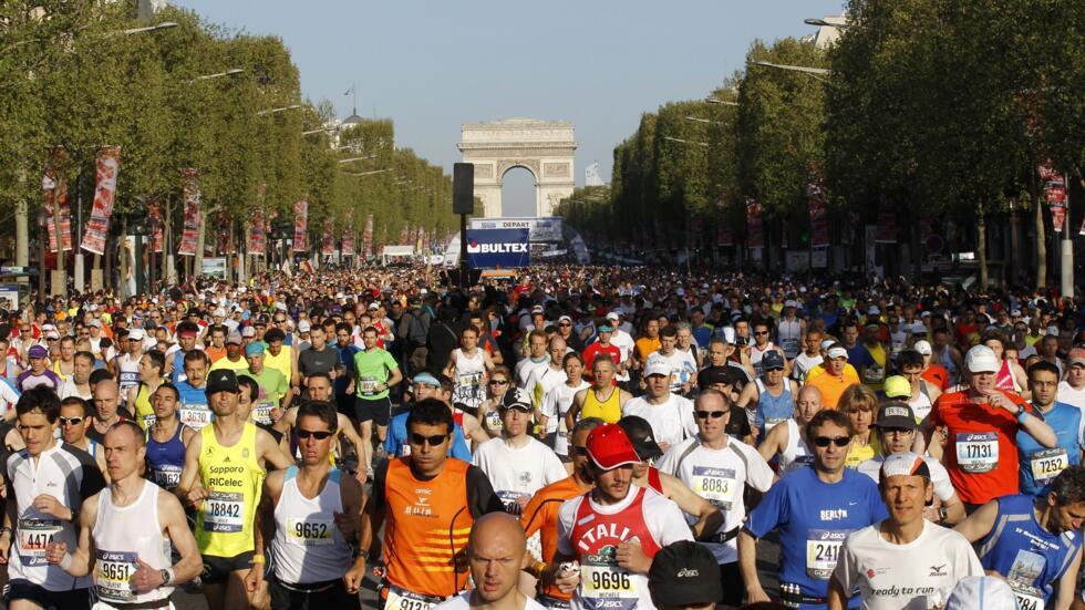 Le soleil et le Kenya grands vainqueurs du 35e marathon de Paris