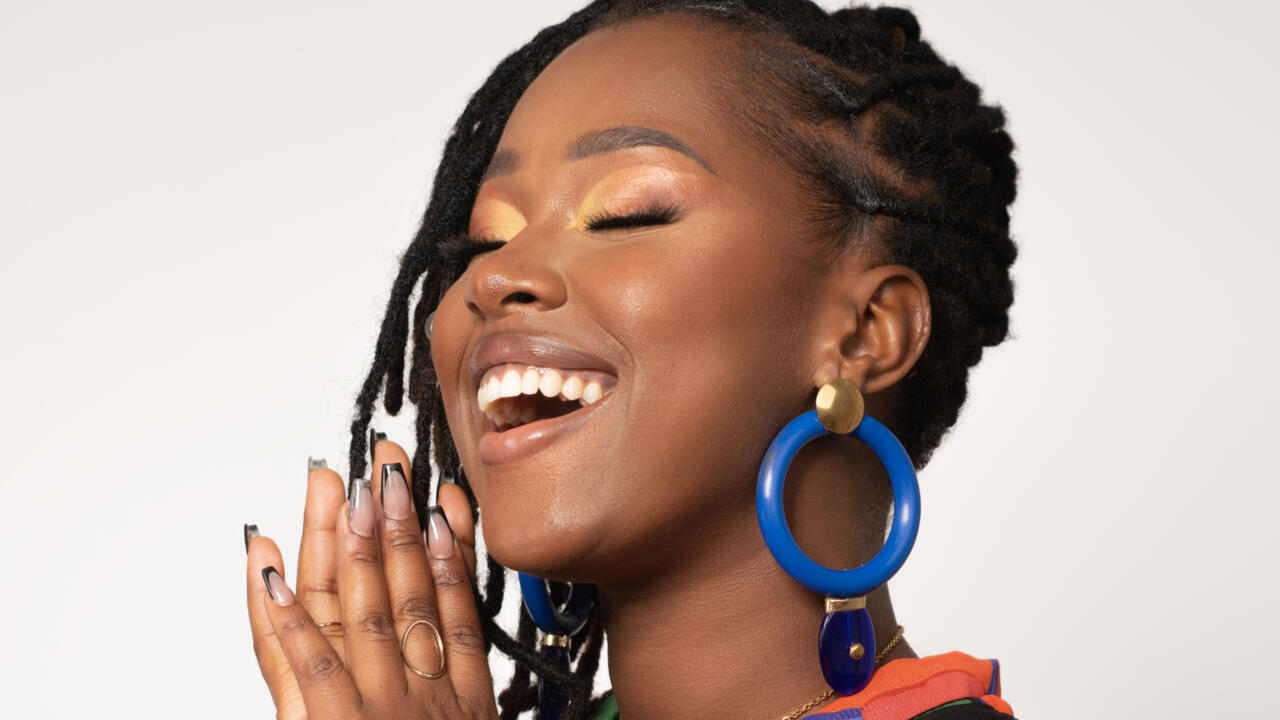 Elida Almeida vem "di lonji" para despertar consciências - Convidado