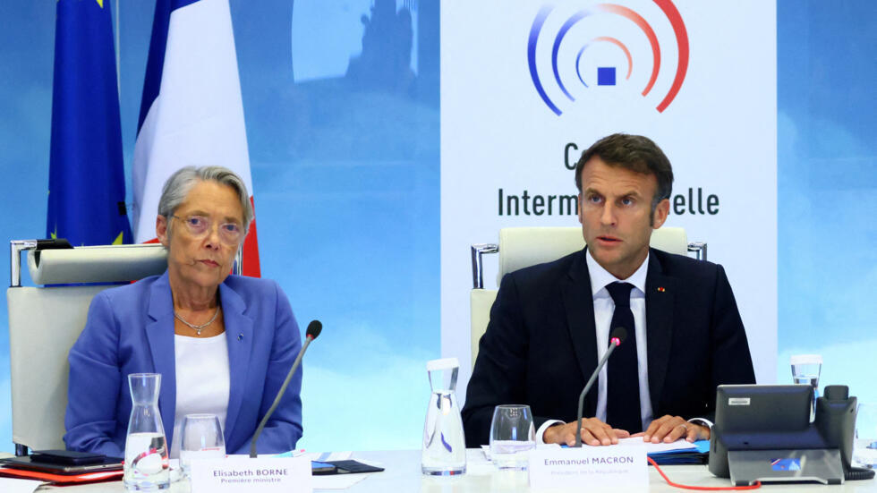 France: Élisabeth Borne s’accroche et se projette dans le futur