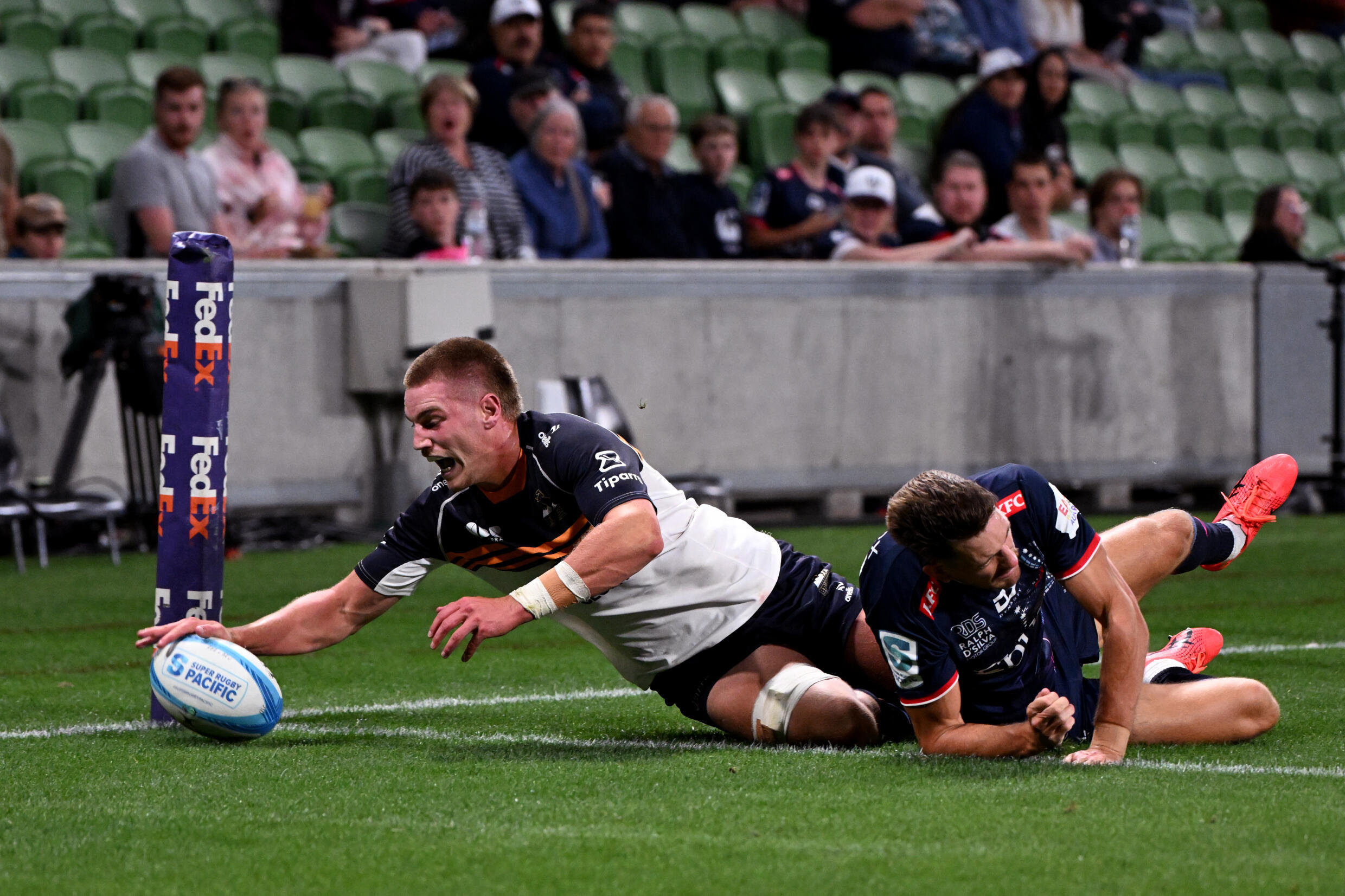Chiefs hold off champions Crusaders to win Super Rugby opener