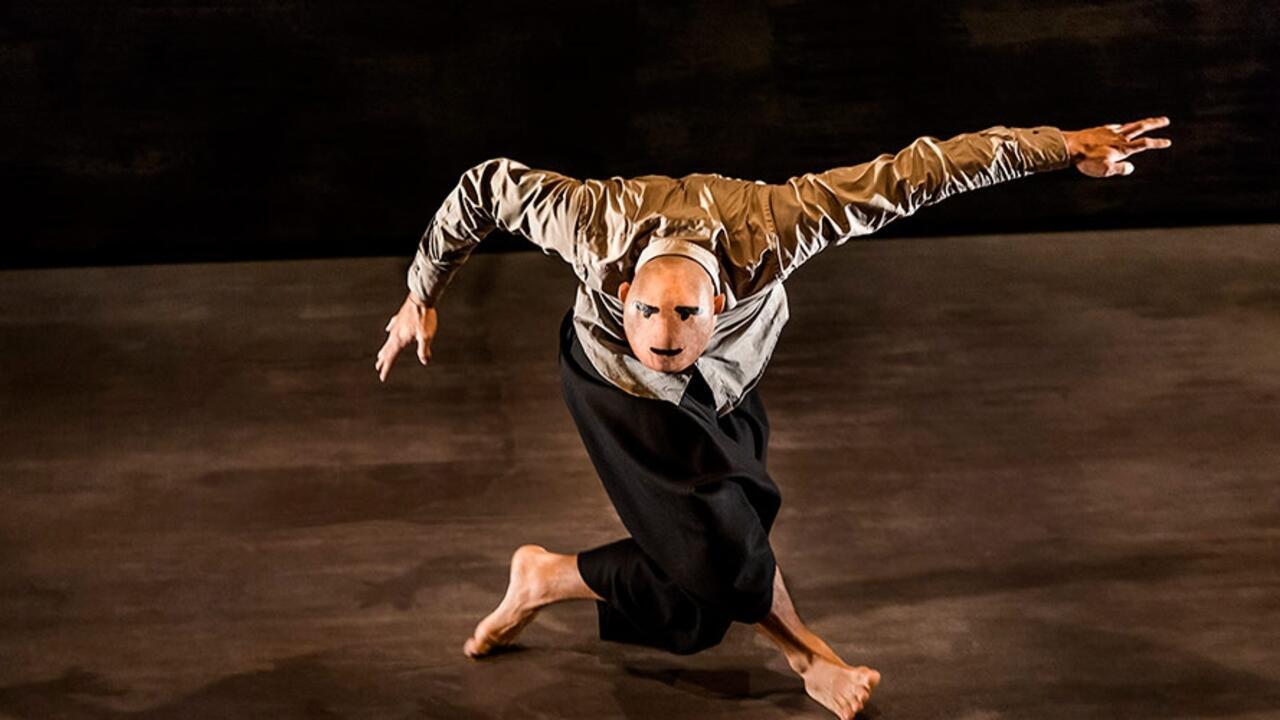 Akram Khan danse sa vie dans «Chotto Desh»