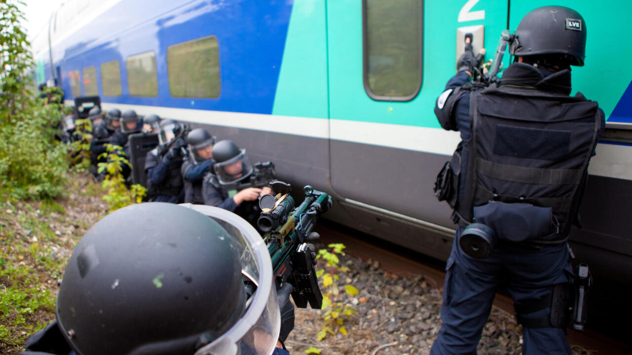 Les petits secrets du GIGN en direct sur Twitter