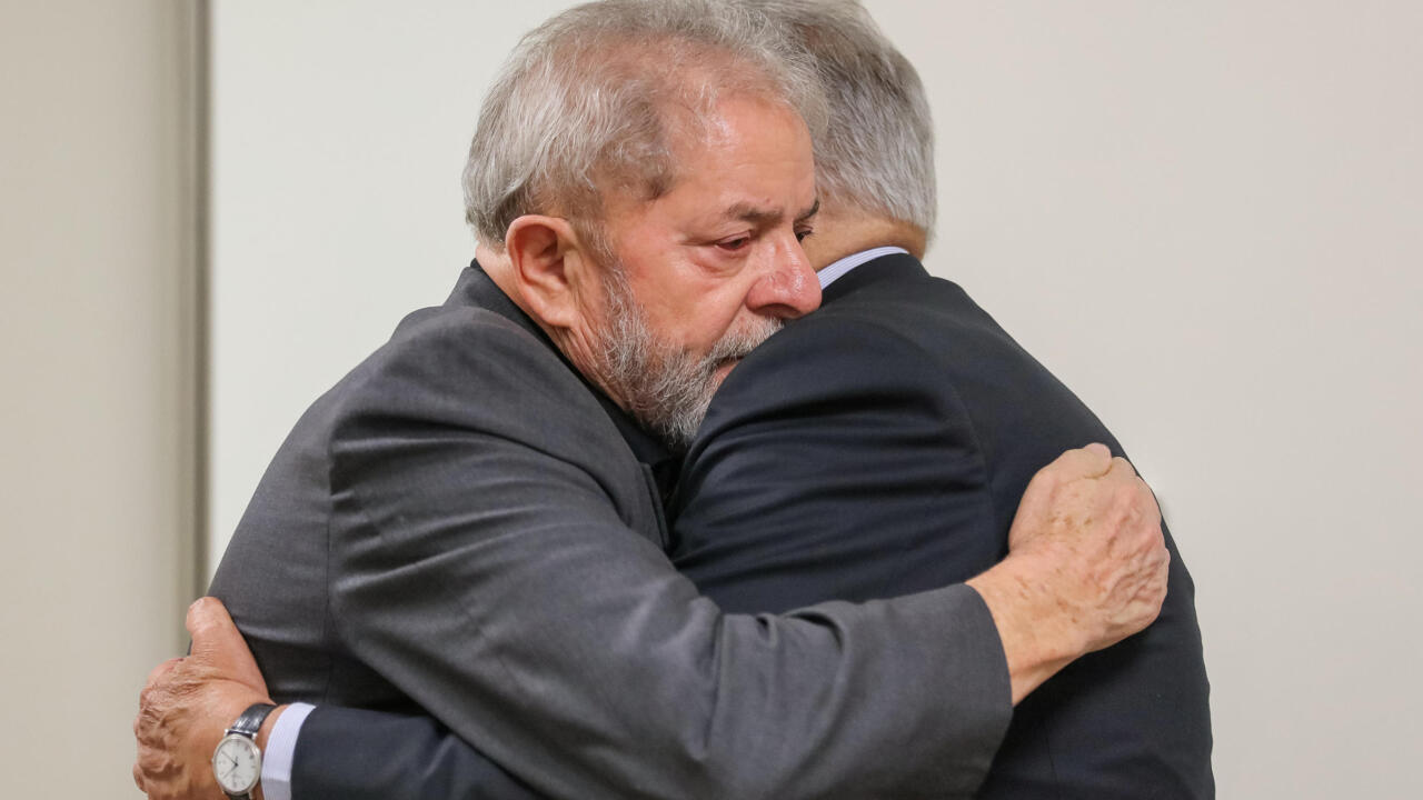 Lula, triste paréntesis en medio de la tormenta política - RFI