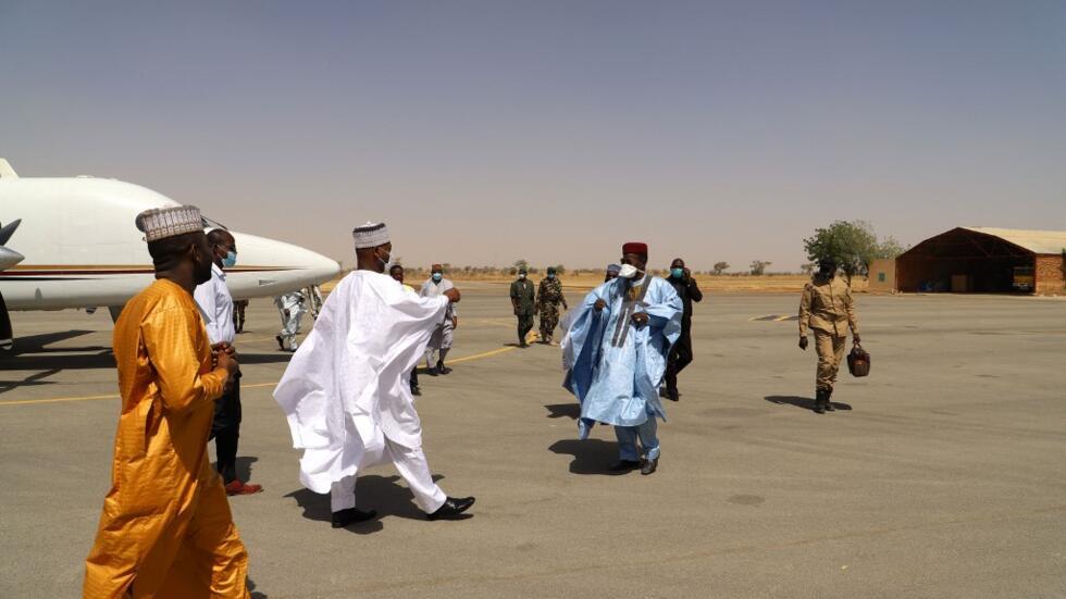 Présidentielle au Niger: les équipes de Mahamane Ousmane en campagne à ...