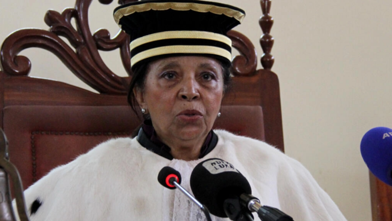 L'éviction de Danièle Darlan est «illégale et anticonstitutionnelle ...