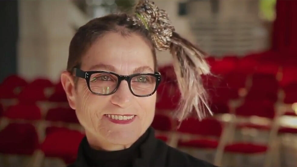 Afrique du Sud: la chorégraphe provocatrice Robyn Orlin - Reportage Afrique