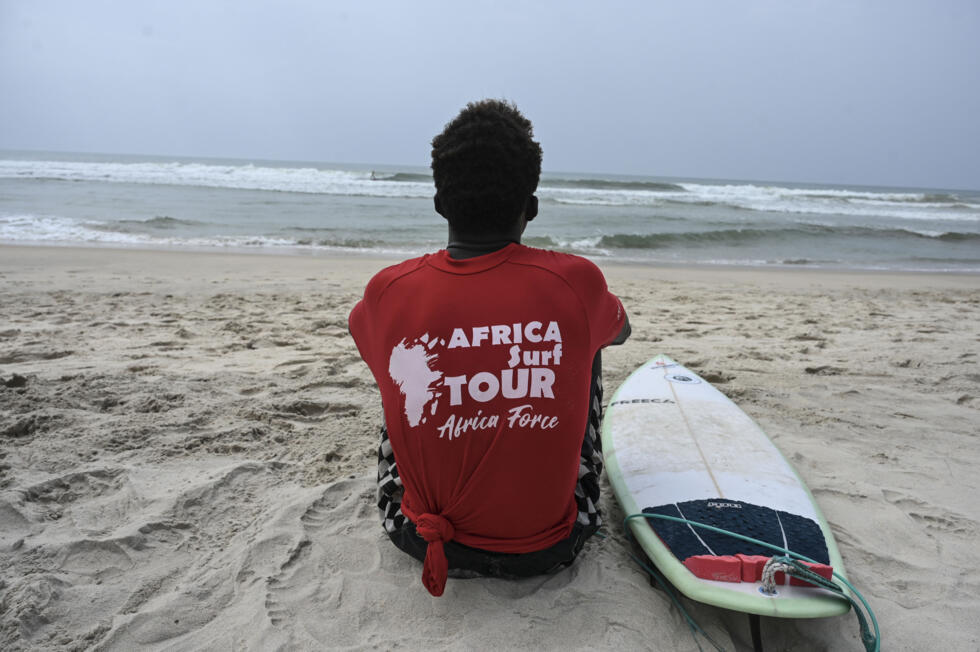 En Côte d'Ivoire, le surf prend doucement son essor