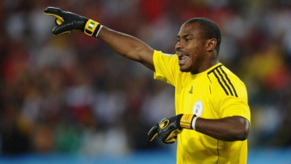 Emmanuel Babayaro helps celebrate World Aids Day in Nigeria