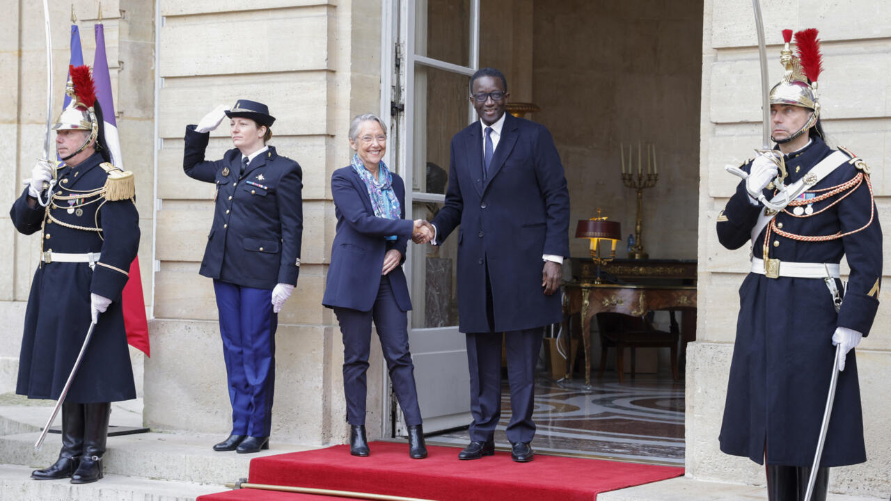 La visite en France du Premier ministre Amadou Ba fait grincer des ...