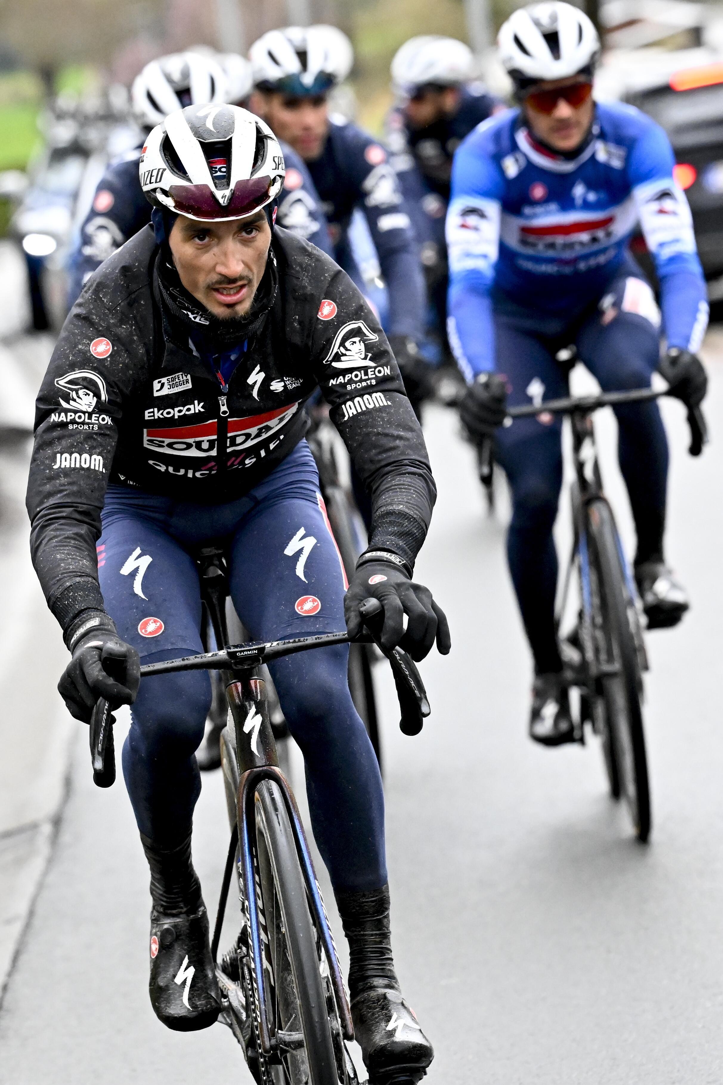 Van der Poel afronta un 'boulevard de adoquines' en el Tour de Flandes