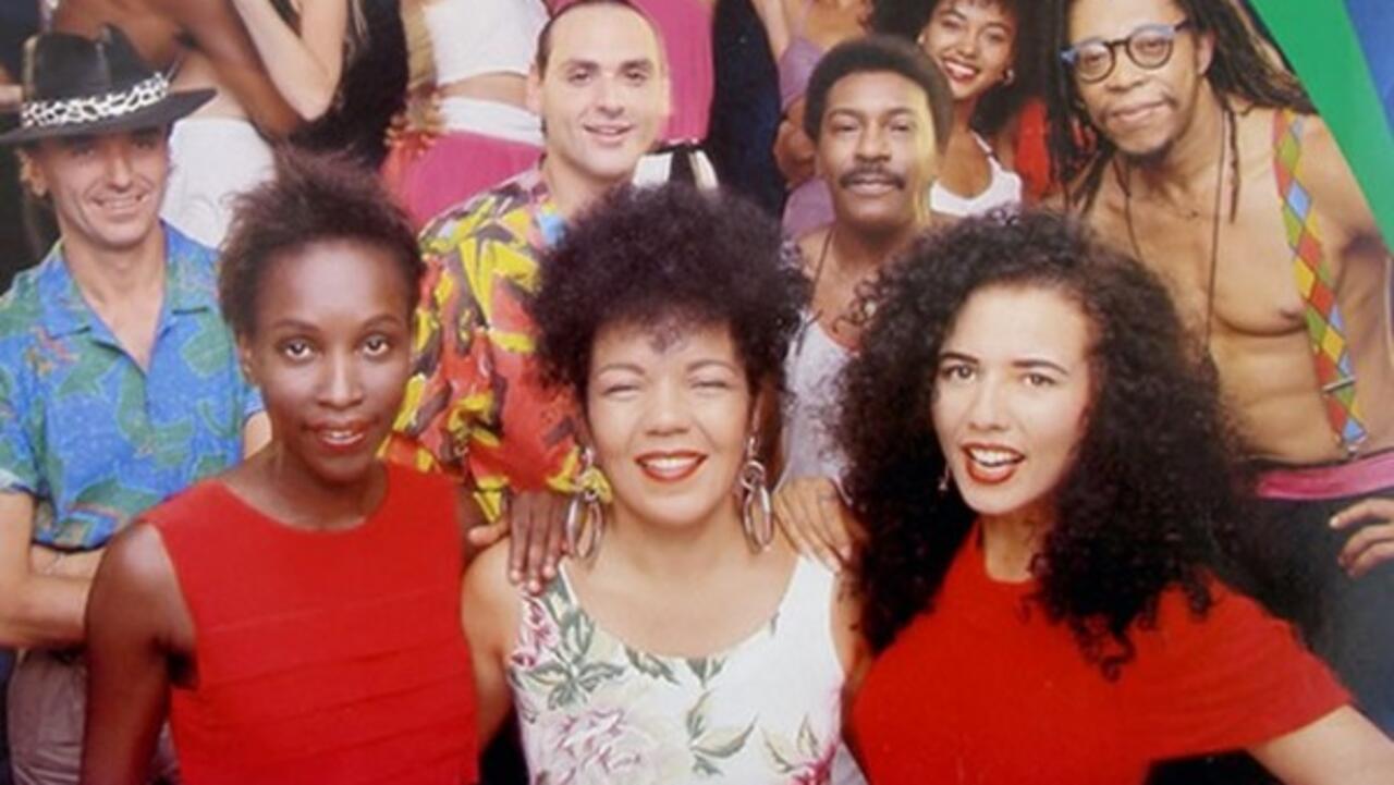 "Tudo virava música na mão dela", diz cantora sobre Loalwa, do Kaoma