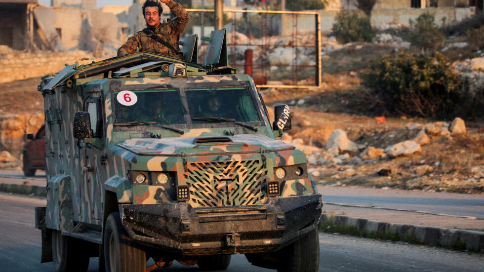 Apoiados pela Turquia, rebeldes realizam ofensiva espetacular na Síria ...